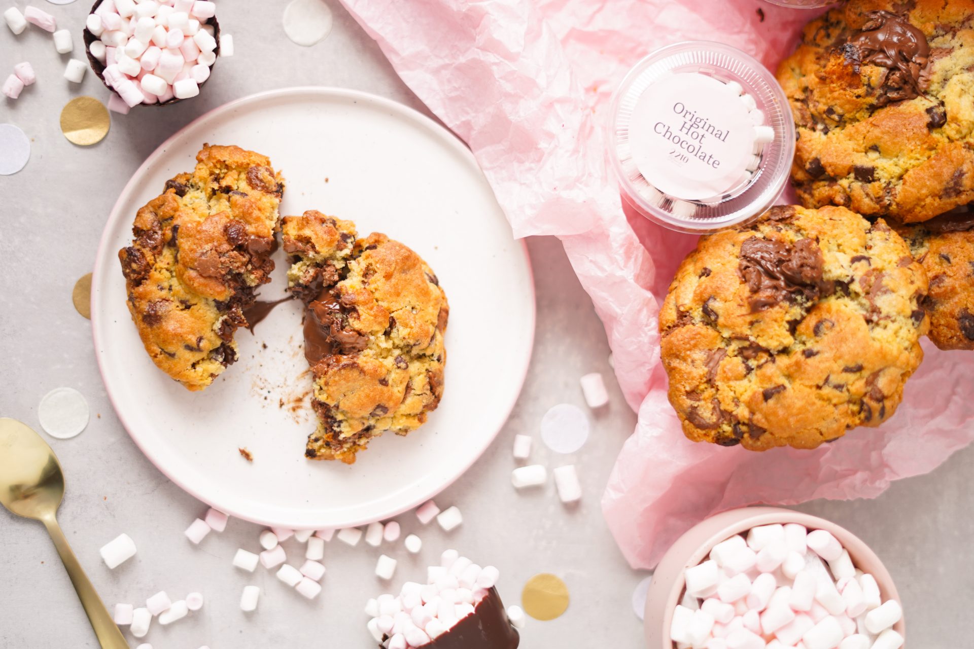 Hot Chocolate & Cookie Box - 2210 Patisserie